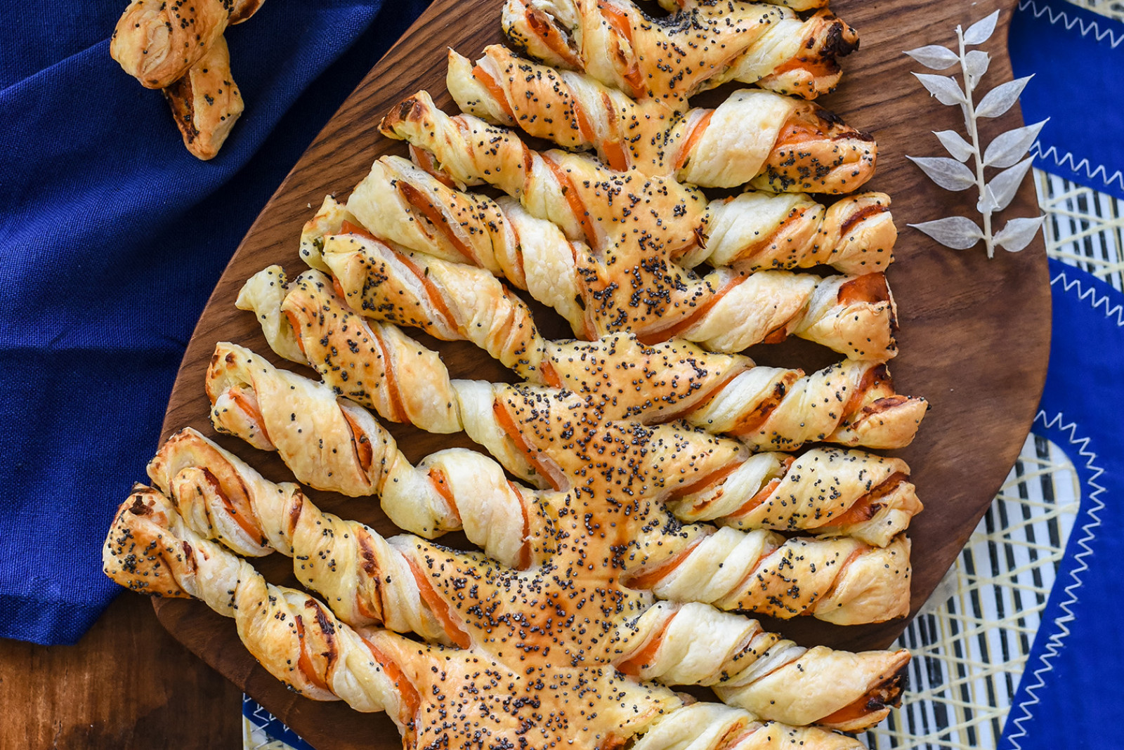 Smoked Salmon and Cream Cheese Pull-Apart Appetizer | 727 Sailbags USA
